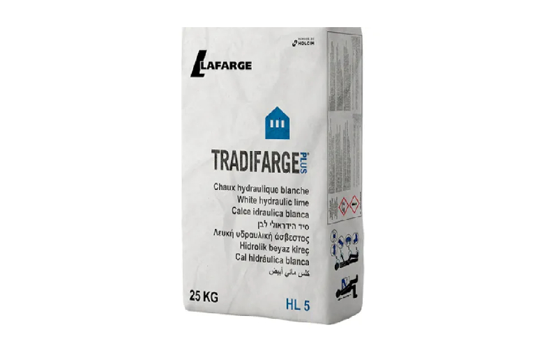 Tradifarge plus : chaux avec ajout de ciment blanc et d’agent d’onctuosité