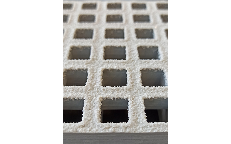 Caillebotis polyester