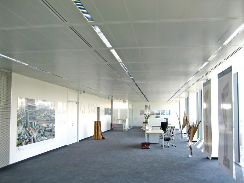 PM5, Bac lourd autoportant à bords droits et angles vifs