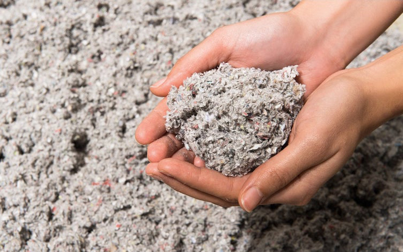 Ouate de cellulose Igloo France : isolant biosourcé pour combles, murs et planchers