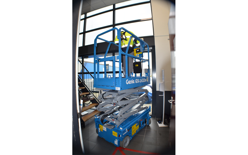 Ciseau électrique compact Genie® GS™-1432m E-Drive