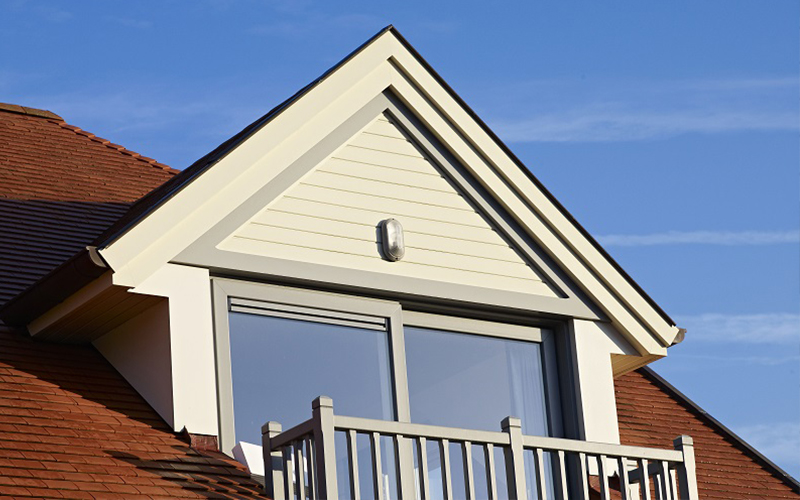 Bardage clin structuré PVC 167 mm pour murs extérieurs P 1036