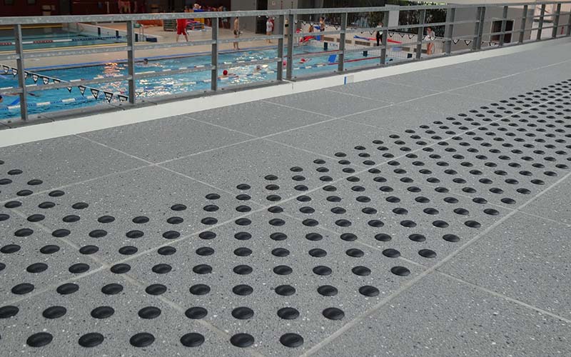 Plot podotactile polymère adhésif