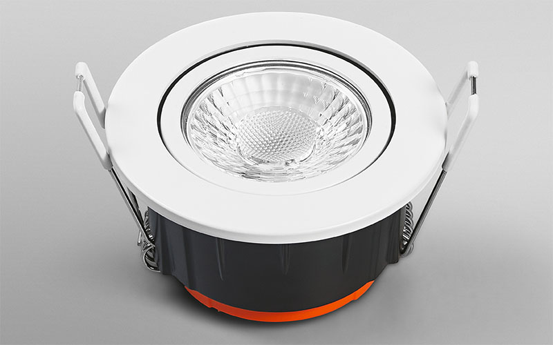 LEDVANCE SPOT COMBO orientable : le spot recouvrable 6 en 1